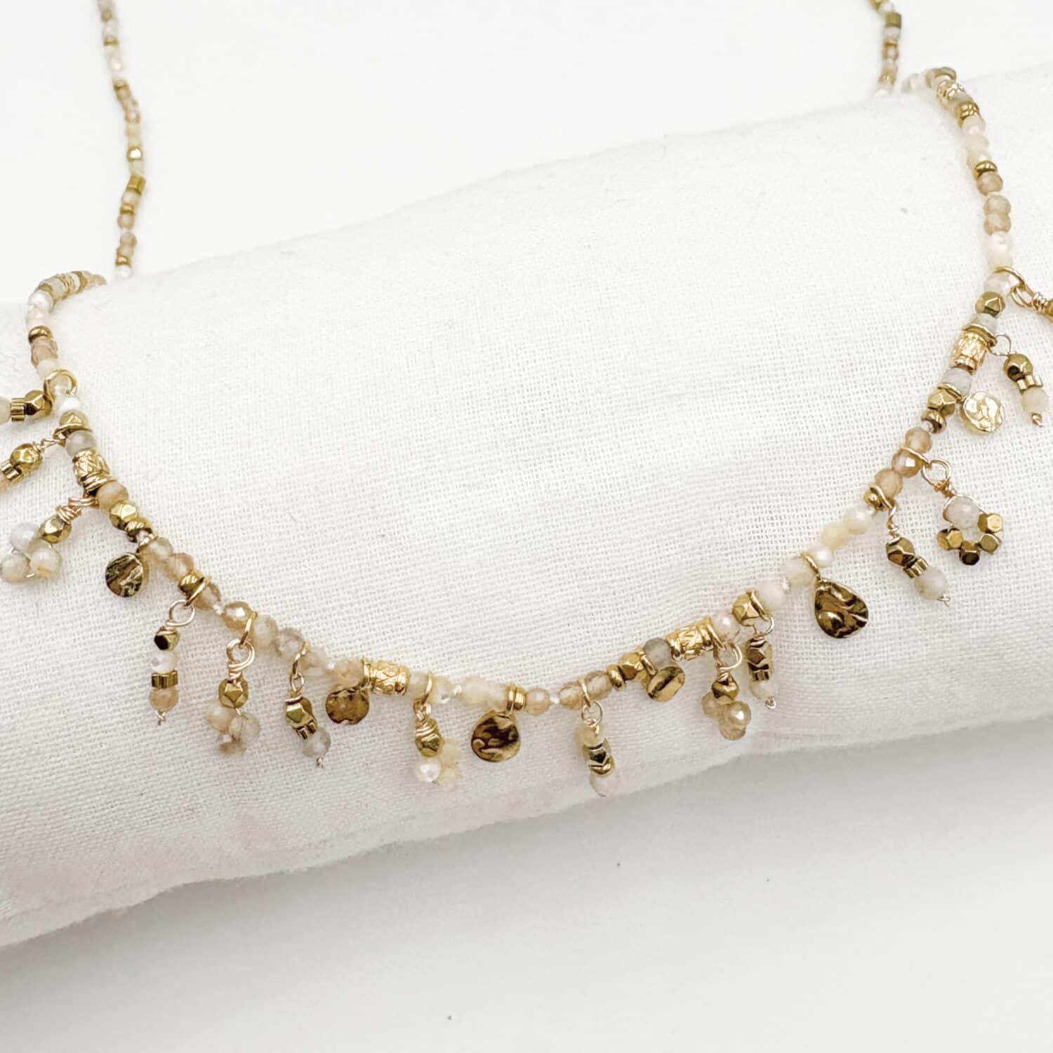 Collier BOHEME - Doré & Blanc - La Boutique de Cha